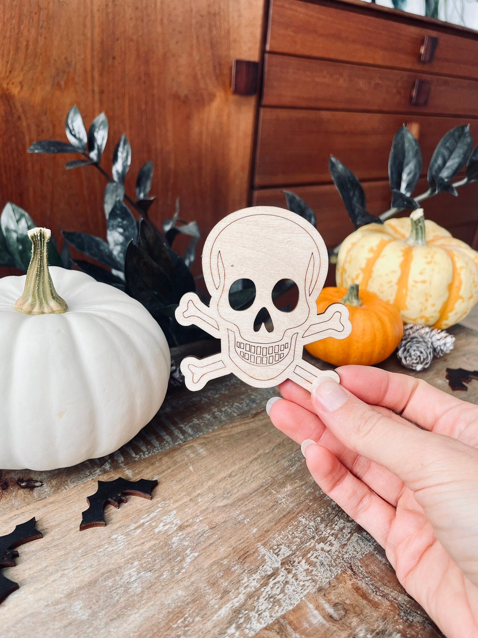 10x Wooden Halloween Skull and Crossbones Decor | Halloween Decor | 3mm ...