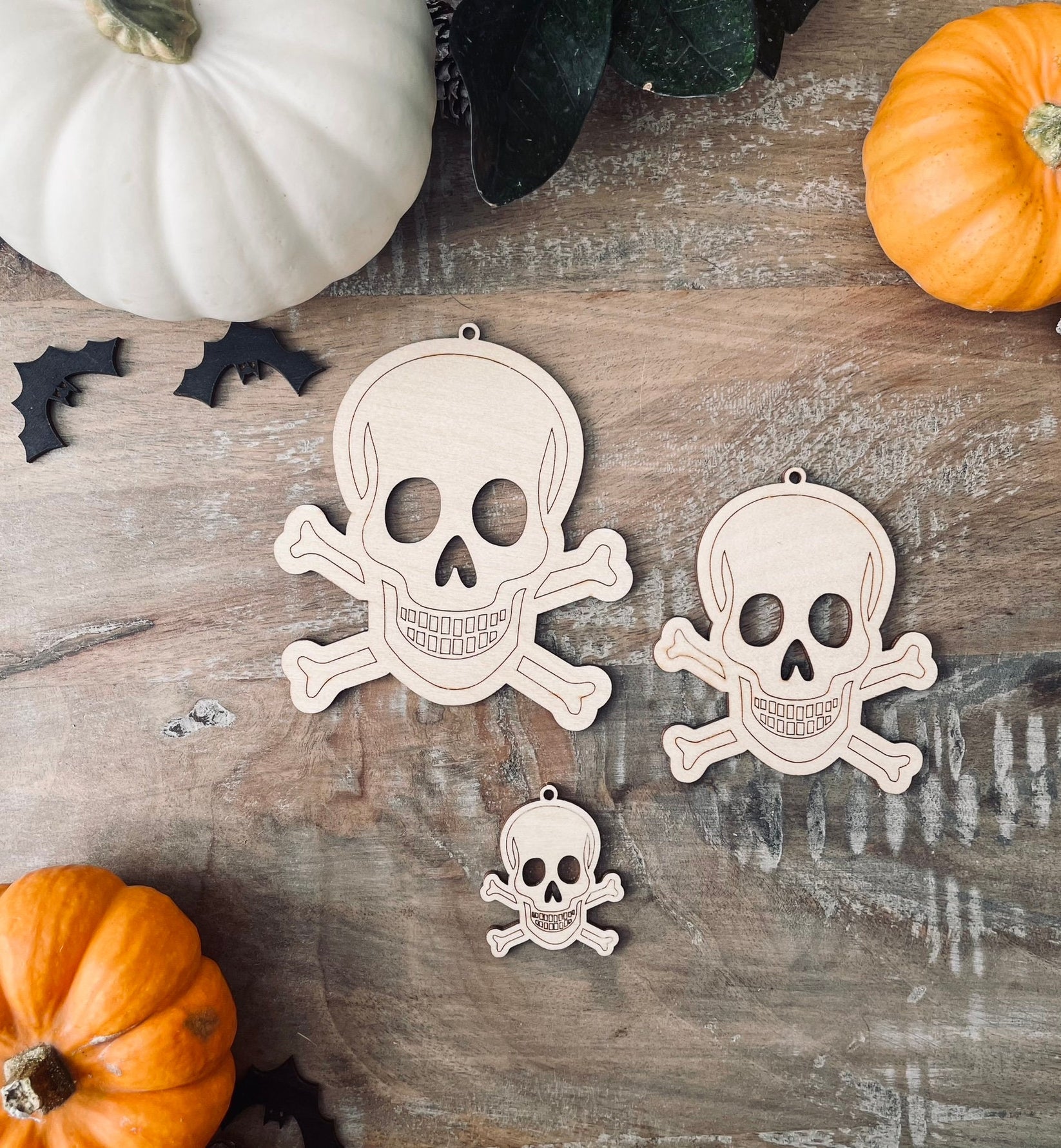 10x Wooden Halloween Skull and Crossbones Decor | Halloween Decor | 3mm ...
